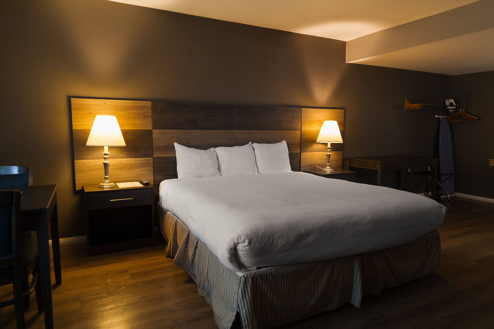 STANDARD KING ROOM Cozyinn HOTEL OF COSTA MESA STANDARD KING ROOM Cozyinn HOTEL OF COSTA MESA